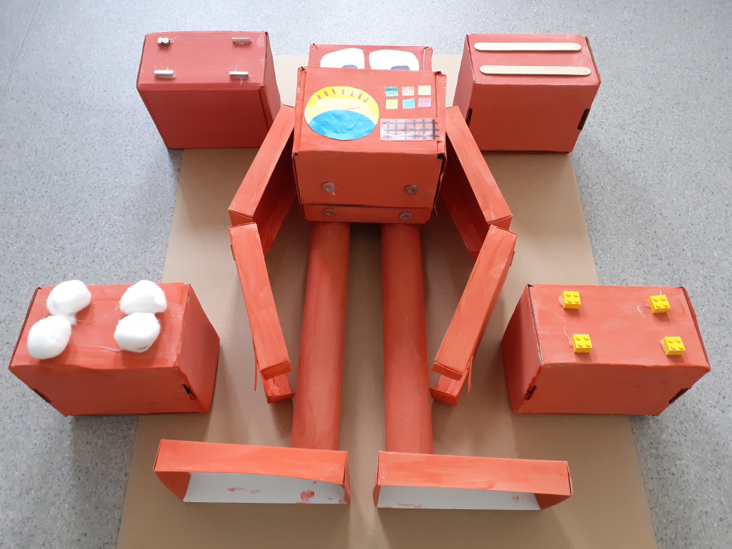 Robot with bottoms - NUSTEM