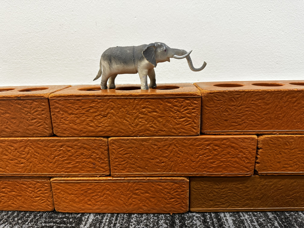 Balancing and fastening adult led activity - NUSTEM