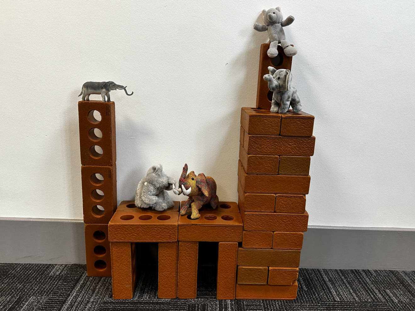 Balancing and fastening adult led activity - NUSTEM